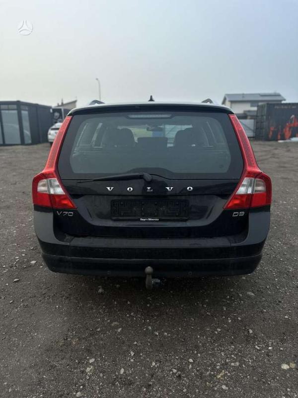 Black Volvo V70 2011 in Kaunas, with an engine capacity of 1.98 L and mileage of 383 thousand km for 5900 €, photo 5 on AUTOMOTO.COM.LV