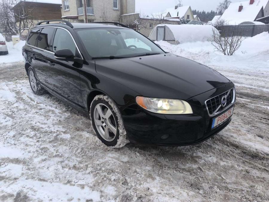 Black Volvo V70 2011 in Utena, with an engine capacity of 2.00 L and mileage of 310 thousand km for 5850 €, photo 3 on AUTOMOTO.COM.LV