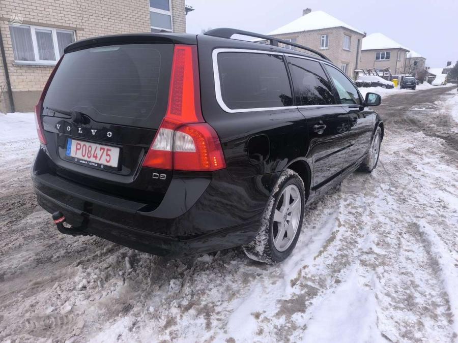 Black Volvo V70 2011 in Utena, with an engine capacity of 2.00 L and mileage of 310 thousand km for 5850 €, photo 5 on AUTOMOTO.COM.LV