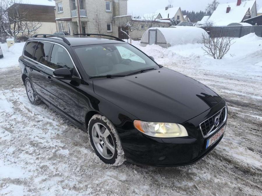 Black Volvo V70 2011 in Utena, with an engine capacity of 2.00 L and mileage of 310 thousand km for 5850 €, photo 9 on AUTOMOTO.COM.LV