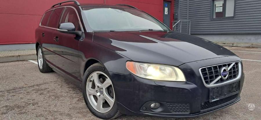 Black Volvo V70 2011 in Kaunas, with an engine capacity of 1.56 L and mileage of 239 thousand km for 5350 €, photo 1 on AUTOMOTO.COM.LV