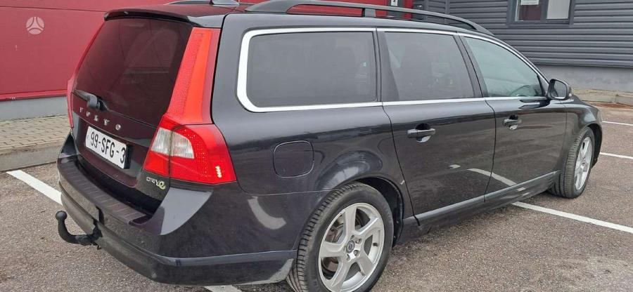 Black Volvo V70 2011 in Kaunas, with an engine capacity of 1.56 L and mileage of 239 thousand km for 5350 €, photo 10 on AUTOMOTO.COM.LV