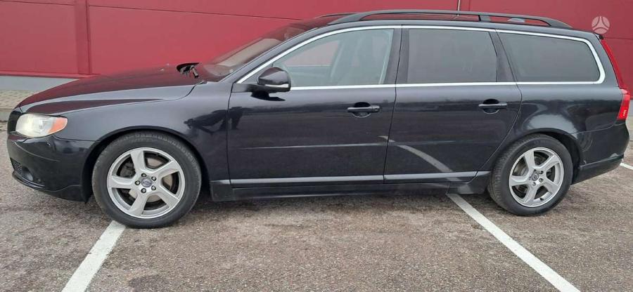 Black Volvo V70 2011 in Kaunas, with an engine capacity of 1.56 L and mileage of 239 thousand km for 5350 €, photo 13 on AUTOMOTO.COM.LV