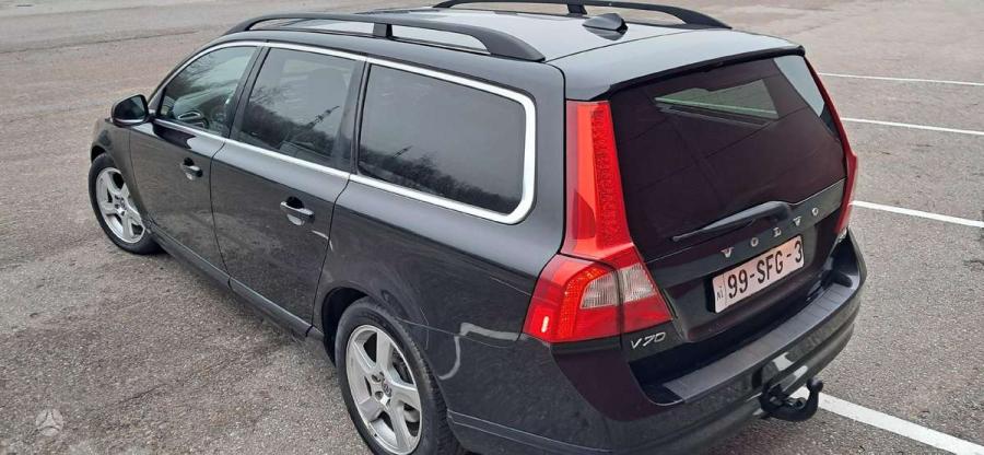 Black Volvo V70 2011 in Kaunas, with an engine capacity of 1.56 L and mileage of 239 thousand km for 5350 €, photo 14 on AUTOMOTO.COM.LV