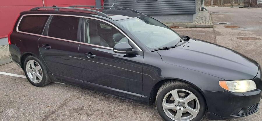 Black Volvo V70 2011 in Kaunas, with an engine capacity of 1.56 L and mileage of 239 thousand km for 5350 €, photo 16 on AUTOMOTO.COM.LV