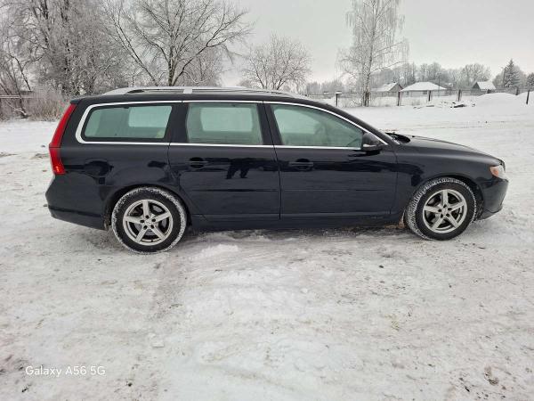 Melns Volvo V70 2011 Pasvalys, ar dzinēja tilpumu 1.56 L un nobraukumu 266 tūkst. km par 3600 €, foto 2 vietnē AUTOMOTO.COM.LV
