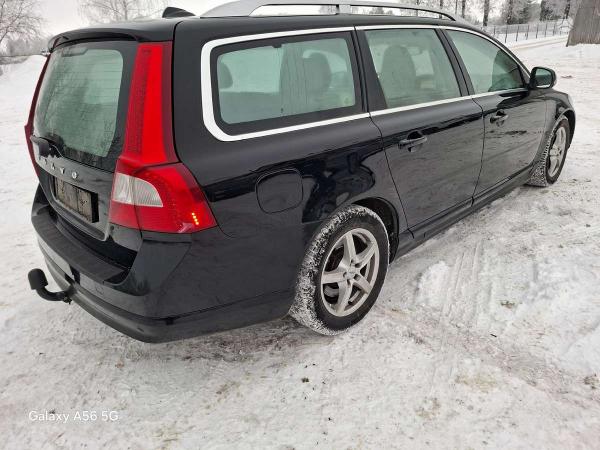Melns Volvo V70 2011 Pasvalys, ar dzinēja tilpumu 1.56 L un nobraukumu 266 tūkst. km par 3600 €, foto 7 vietnē AUTOMOTO.COM.LV