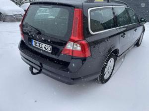 Black Volvo V70 2011 in Vilnius, with an engine capacity of 1.98 L and mileage of 289 thousand km for 5500 €, photo 3 on AUTOMOTO.COM.LV