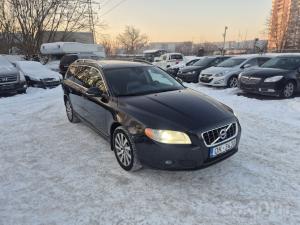 Black Volvo V70 2011 in Riga, with an engine capacity of 2.00 L and mileage of 362 thousand km for 5490 €, photo 2 on AUTOMOTO.COM.LV