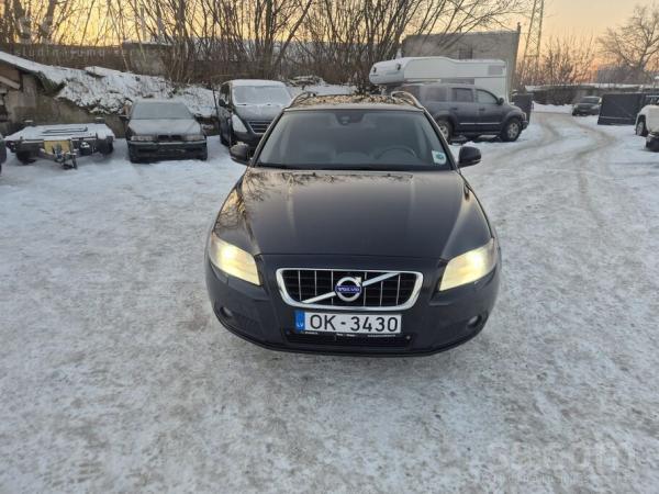 Melns Volvo V70 2011 Rīga, ar dzinēja tilpumu 2.00 L un nobraukumu 362 tūkst. km par 5490 €, foto 3 vietnē AUTOMOTO.COM.LV