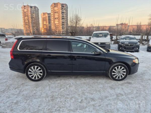 Melns Volvo V70 2011 Rīga, ar dzinēja tilpumu 2.00 L un nobraukumu 362 tūkst. km par 5490 €, foto 5 vietnē AUTOMOTO.COM.LV