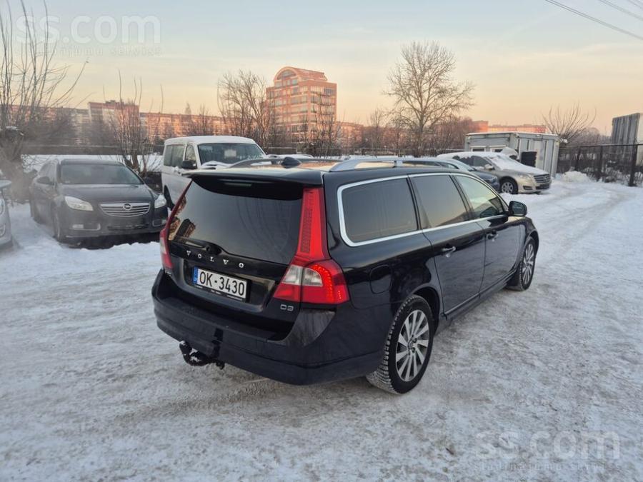 Black Volvo V70 2011 in Riga, with an engine capacity of 2.00 L and mileage of 362 thousand km for 5490 €, photo 6 on AUTOMOTO.COM.LV