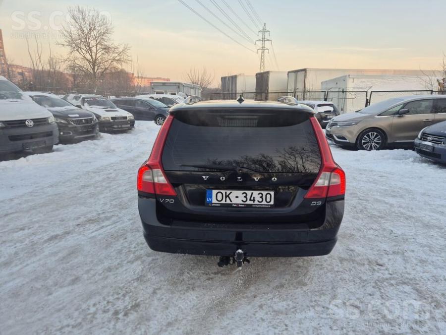 Black Volvo V70 2011 in Riga, with an engine capacity of 2.00 L and mileage of 362 thousand km for 5490 €, photo 7 on AUTOMOTO.COM.LV