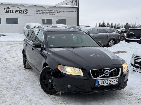 Black Volvo V70 2011 in Utena, with an engine capacity of 1.98 L and mileage of 279 thousand km for 3690 €, photo 1 on AUTOMOTO.COM.LV