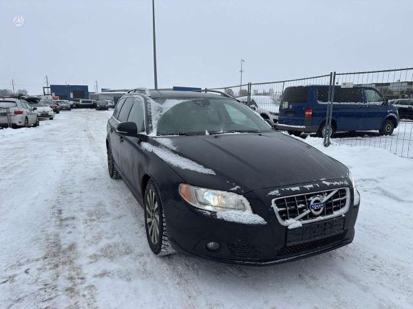 Black Volvo V70 2011 in Marijampole, with an engine capacity of 1.56 L and mileage of 320 thousand km for 3950 €, photo 1 on AUTOMOTO.COM.LV