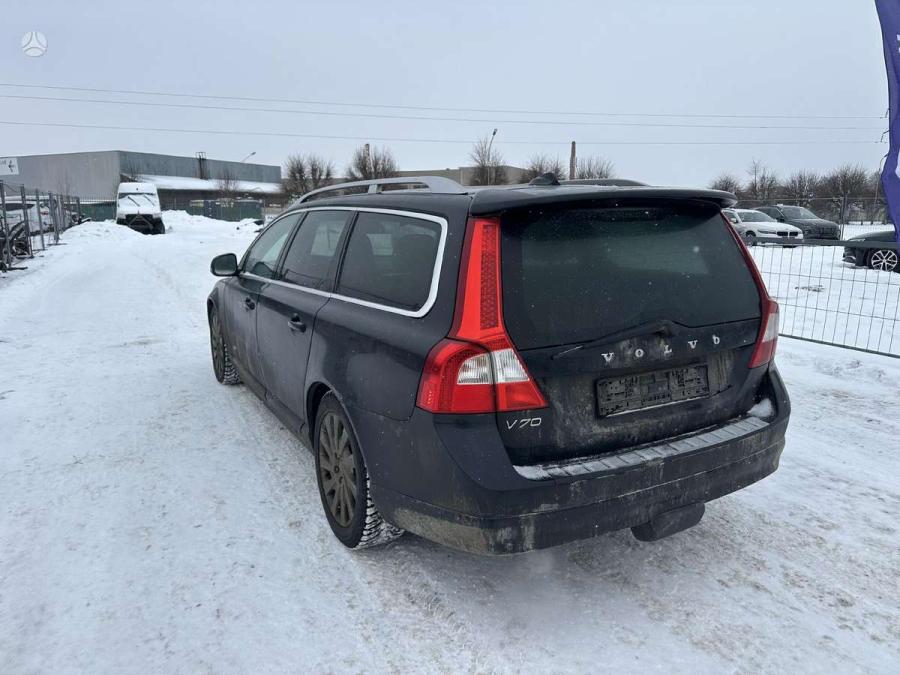 Black Volvo V70 2011 in Marijampole, with an engine capacity of 1.56 L and mileage of 320 thousand km for 3950 €, photo 5 on AUTOMOTO.COM.LV