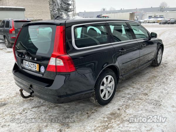 Black Volvo V70 2011 in Tartu, with an engine capacity of 2.00 L and mileage of 299 thousand km for 5750 €, photo 4 on AUTOMOTO.COM.LV