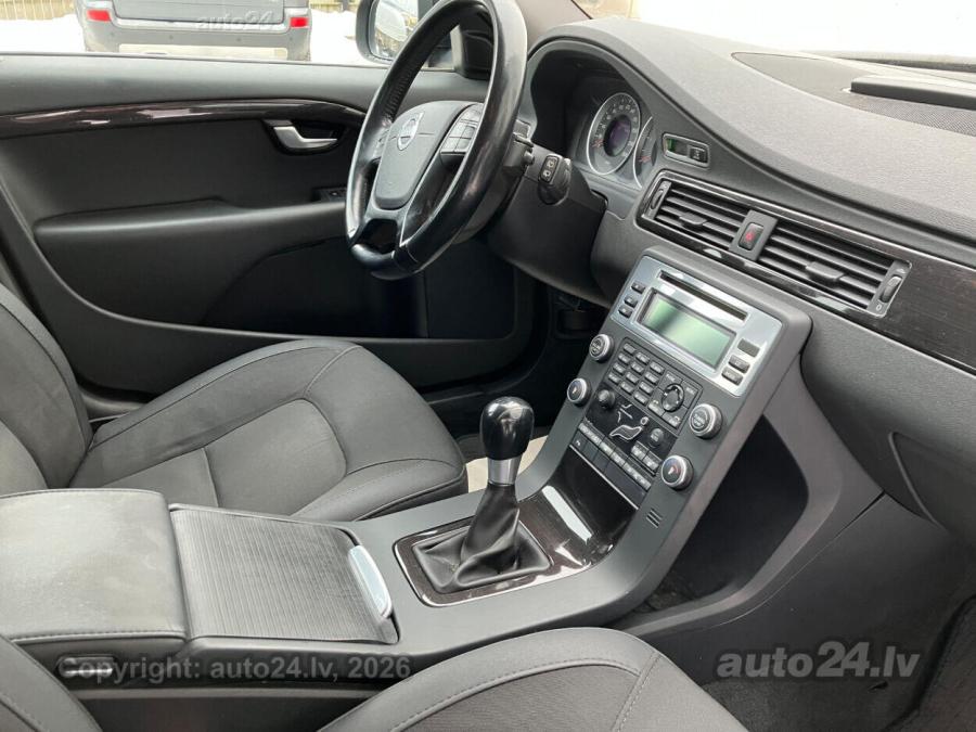 Melns Volvo V70 2011 Tartu, ar dzinēja tilpumu 2.00 L un nobraukumu 299 tūkst. km par 5750 €, foto 6 vietnē AUTOMOTO.COM.LV
