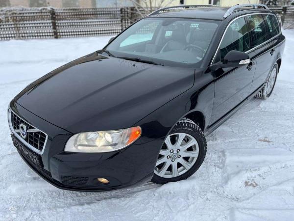 Melns Volvo V70 2011 Prienai, ar dzinēja tilpumu 1.98 L un nobraukumu 283 tūkst. km par 4950 €, foto 1 vietnē AUTOMOTO.COM.LV