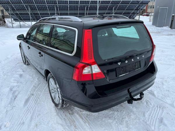 Melns Volvo V70 2011 Prienai, ar dzinēja tilpumu 1.98 L un nobraukumu 283 tūkst. km par 4950 €, foto 4 vietnē AUTOMOTO.COM.LV