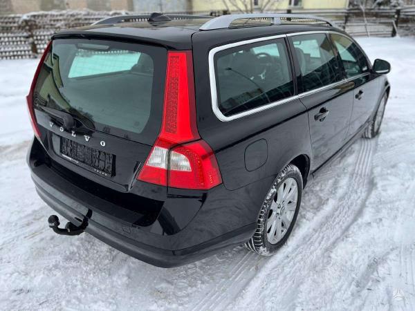 Melns Volvo V70 2011 Prienai, ar dzinēja tilpumu 1.98 L un nobraukumu 283 tūkst. km par 4950 €, foto 8 vietnē AUTOMOTO.COM.LV