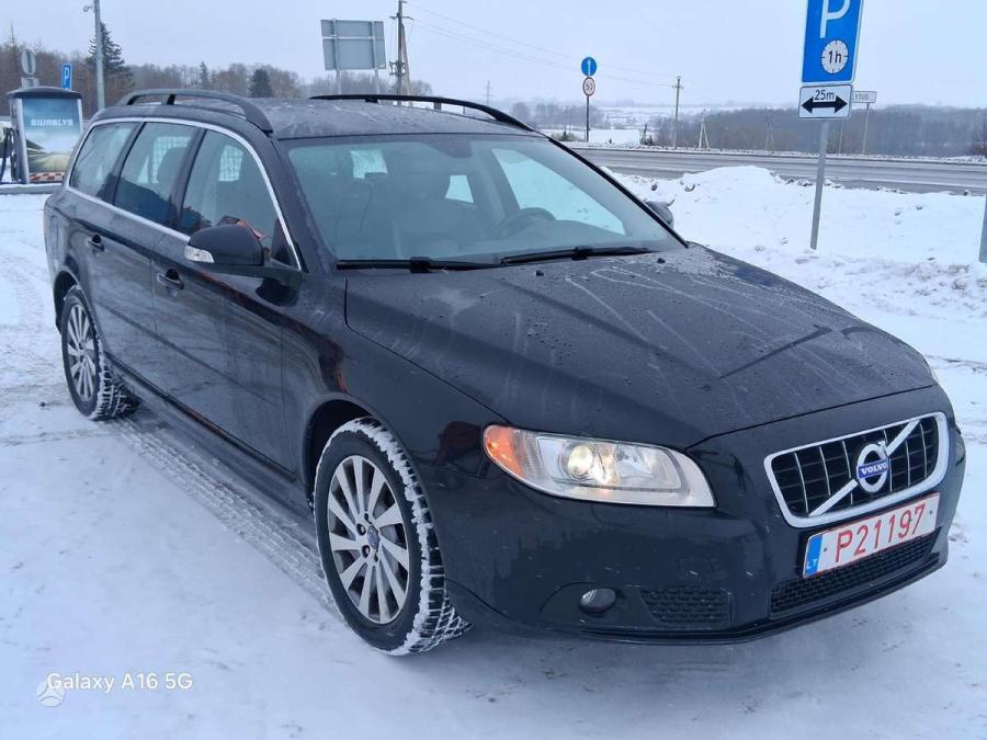 Melns Volvo V70 2011 Alīta, ar dzinēja tilpumu 2.40 L un nobraukumu 345 tūkst. km par 4350 €, foto 3 vietnē AUTOMOTO.COM.LV