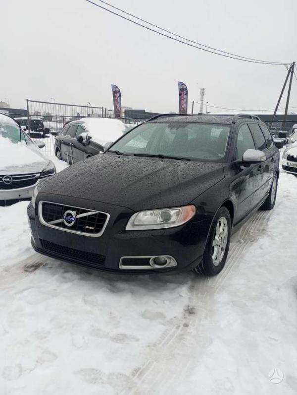 Melns Volvo V70 2011 Kauņa, ar dzinēja tilpumu 2.40 L un nobraukumu 290 tūkst. km par 4900 €, foto 4 vietnē AUTOMOTO.COM.LV
