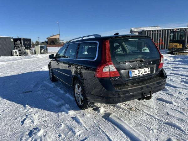 Melns Volvo V70 2011 Kauņa, ar dzinēja tilpumu 1.98 L un nobraukumu 383 tūkst. km par 5000 €, foto 4 vietnē AUTOMOTO.COM.LV