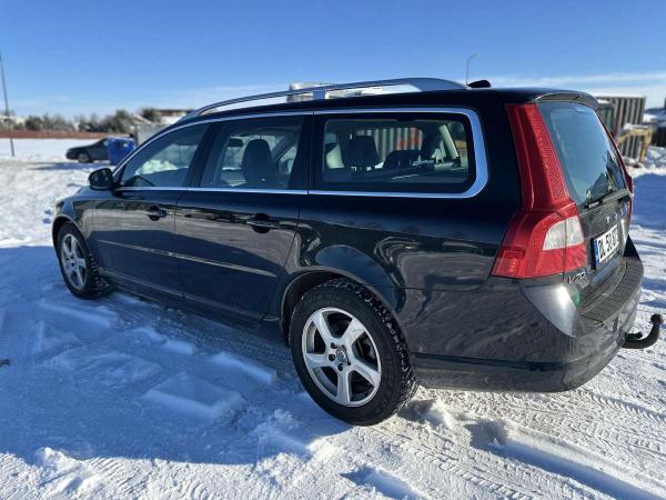 Melns Volvo V70 2011 Kauņa, ar dzinēja tilpumu 1.98 L un nobraukumu 383 tūkst. km par 5000 €, foto 5 vietnē AUTOMOTO.COM.LV