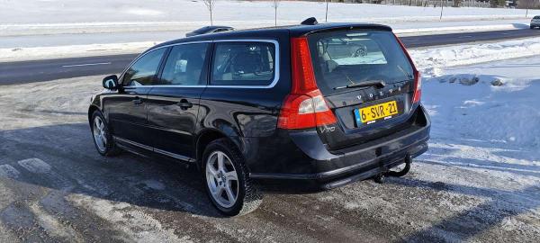 Black Volvo V70 2011 in Kaunas, with an engine capacity of 1.98 L and mileage of 246 thousand km for 5750 €, photo 8 on AUTOMOTO.COM.LV