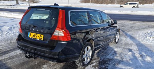 Melns Volvo V70 2011 Kauņa, ar dzinēja tilpumu 2.00 L un nobraukumu 246 tūkst. km par 5750 €, foto 6 vietnē AUTOMOTO.COM.LV