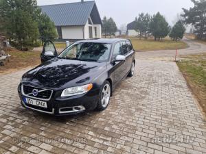 Melns Volvo V70 2011 Tallina, ar dzinēja tilpumu 2.40 L un nobraukumu 441 tūkst. km par 4600 €, foto  vietnē AUTOMOTO.COM.LV