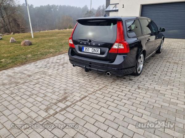 Melns Volvo V70 2011 Tallina, ar dzinēja tilpumu 2.40 L un nobraukumu 441 tūkst. km par 4600 €, foto 3 vietnē AUTOMOTO.COM.LV