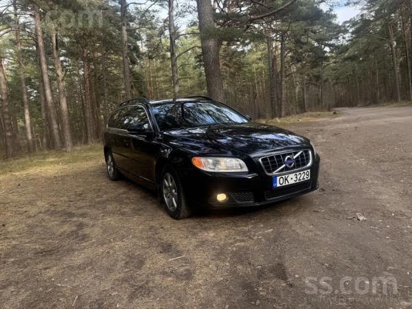 Melns Volvo V70 2011 Ventspils, ar dzinēja tilpumu 2.50 L un nobraukumu 373 tūkst. km par 3700 €, foto 1 vietnē AUTOMOTO.COM.LV