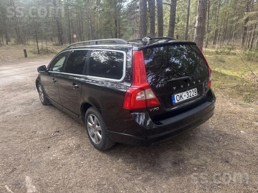 Melns Volvo V70 2011 Ventspils, ar dzinēja tilpumu 2.50 L un nobraukumu 373 tūkst. km par 3700 €, foto 3 vietnē AUTOMOTO.COM.LV