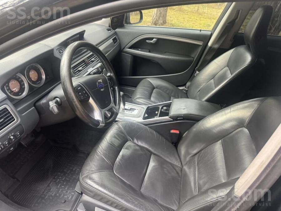 Melns Volvo V70 2011 Ventspils, ar dzinēja tilpumu 2.50 L un nobraukumu 373 tūkst. km par 3700 €, foto 8 vietnē AUTOMOTO.COM.LV