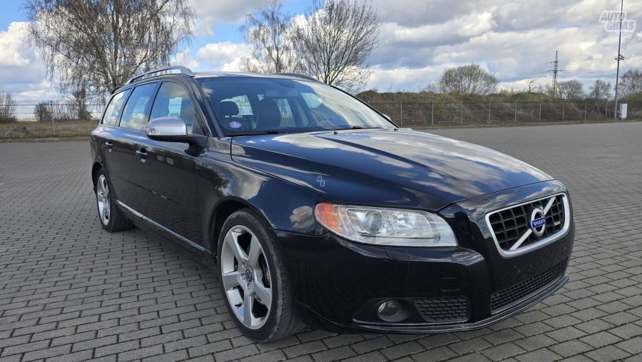 Black Volvo V70 2011 in Marijampole, with an engine capacity of 2.00 L and mileage of 188 thousand km for 4750 €, photo 3 on AUTOMOTO.COM.LV