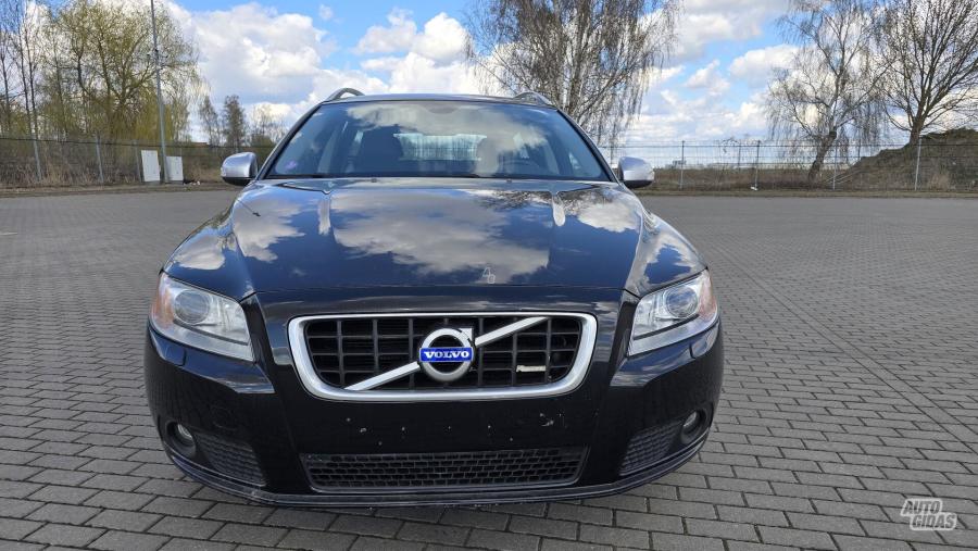 Black Volvo V70 2011 in Marijampole, with an engine capacity of 2.00 L and mileage of 188 thousand km for 4750 €, photo 4 on AUTOMOTO.COM.LV