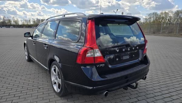 Black Volvo V70 2011 in Marijampole, with an engine capacity of 2.00 L and mileage of 188 thousand km for 4750 €, photo 4 on AUTOMOTO.COM.LV