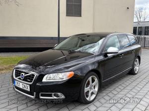 Melns Volvo V70 2011 Rapla, ar dzinēja tilpumu 2.40 L un nobraukumu 0 tūkst. km par 6500 €, foto  vietnē AUTOMOTO.COM.LV