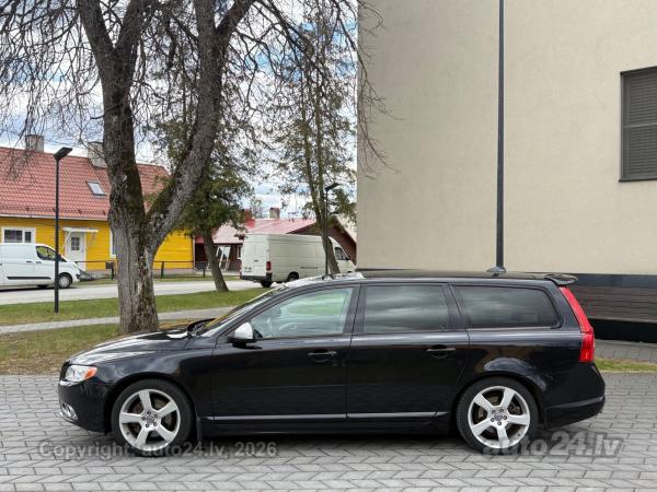 Black Volvo V70 2011 in Rapla, with an engine capacity of 2.40 L and mileage of 0 thousand km for 6500 €, photo 2 on AUTOMOTO.COM.LV