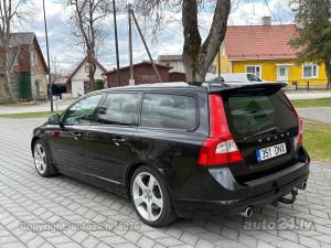 Black Volvo V70 2011 in Rapla, with an engine capacity of 2.40 L and mileage of 0 thousand km for 6500 €, photo 4 on AUTOMOTO.COM.LV