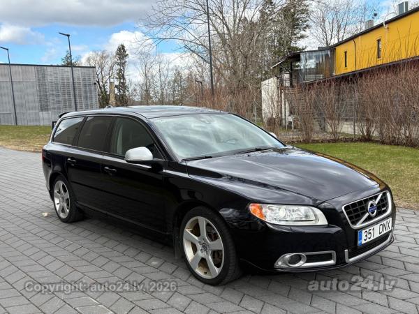 Black Volvo V70 2011 in Rapla, with an engine capacity of 2.40 L and mileage of 0 thousand km for 6500 €, photo 4 on AUTOMOTO.COM.LV