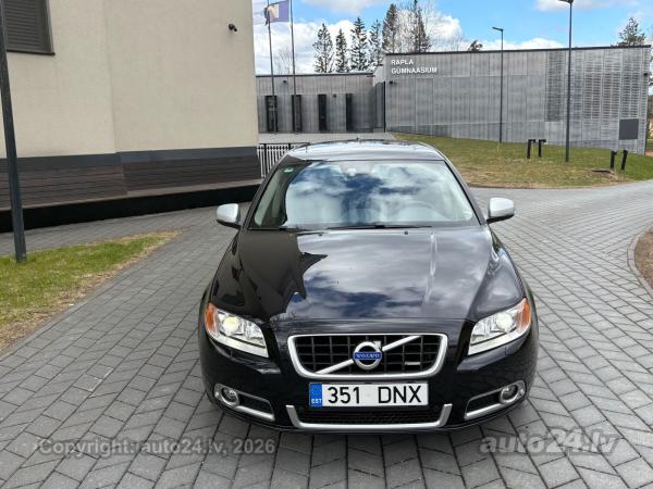 Black Volvo V70 2011 in Rapla, with an engine capacity of 2.40 L and mileage of 0 thousand km for 6500 €, photo 7 on AUTOMOTO.COM.LV