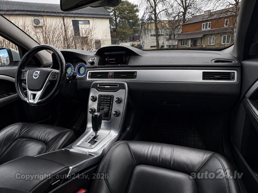 Black Volvo V70 2011 in Rapla, with an engine capacity of 2.40 L and mileage of 0 thousand km for 6500 €, photo 14 on AUTOMOTO.COM.LV