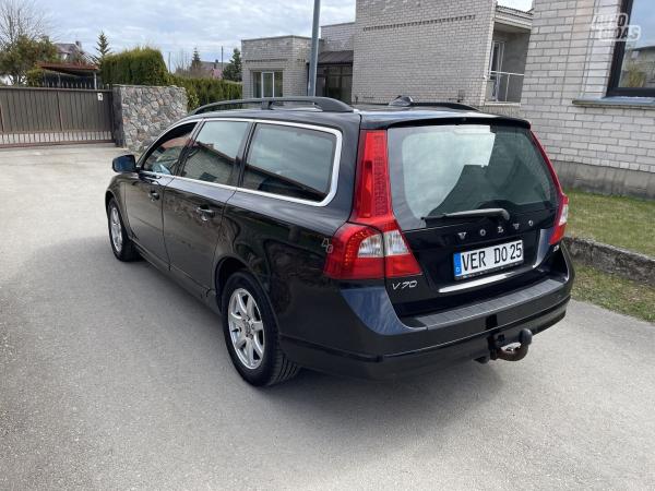 Melns Volvo V70 2011 Raseiniai, ar dzinēja tilpumu 2.00 L un nobraukumu 440 tūkst. km par 5100 €, foto 5 vietnē AUTOMOTO.COM.LV