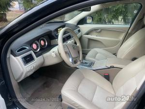 Black Volvo V70 2011 in Tallinn, with an engine capacity of 2.00 L and mileage of 326 thousand km for 4600 €, photo 4 on AUTOMOTO.COM.LV
