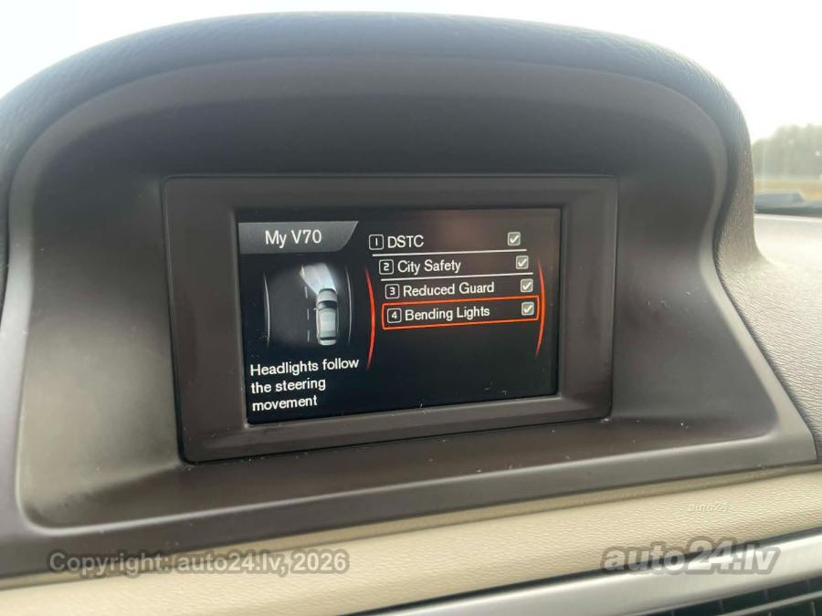 Black Volvo V70 2011 in Tallinn, with an engine capacity of 2.00 L and mileage of 326 thousand km for 4600 €, photo 7 on AUTOMOTO.COM.LV