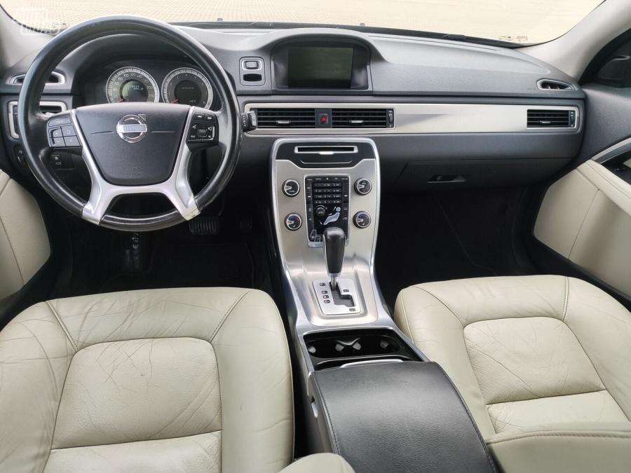 Melns Volvo V70 2011 Marijampole, ar dzinēja tilpumu 1.60 L un nobraukumu 210 tūkst. km par 4350 €, foto 10 vietnē AUTOMOTO.COM.LV