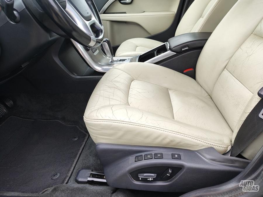 Melns Volvo V70 2011 Marijampole, ar dzinēja tilpumu 1.60 L un nobraukumu 210 tūkst. km par 4350 €, foto 14 vietnē AUTOMOTO.COM.LV